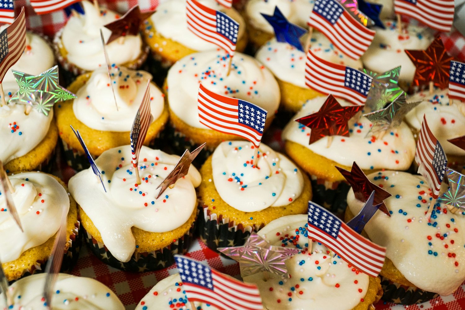 Independence Day Gifts for Employees: Workplace Celebration Guide